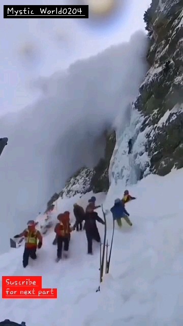 Climbers stranded on Everest cornice collapses || Everest Crevasse Fall ...