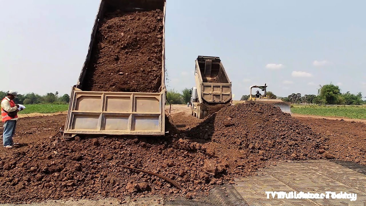 Step2- Best Skilled Operators Clear Gravel to Build New Roads with ...