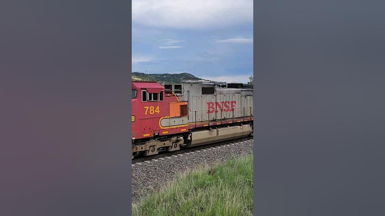 👆 BNSF Fakebonnet 784 Trails on the H-DENAMS! 👆 - YouTube