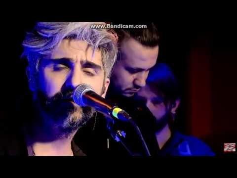 Manuş Baba - Dönersen Islık çal canlı performans ( Vodafone FreeZone Stüdyo)