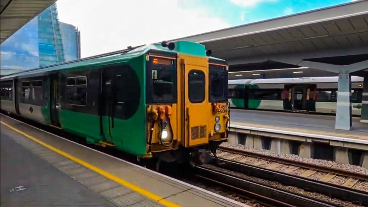 British Rail Class 455 Southern in London bridge station - YouTube