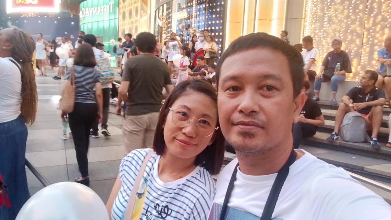 ion Orchard Road Singapore Christmas Event - YouTube