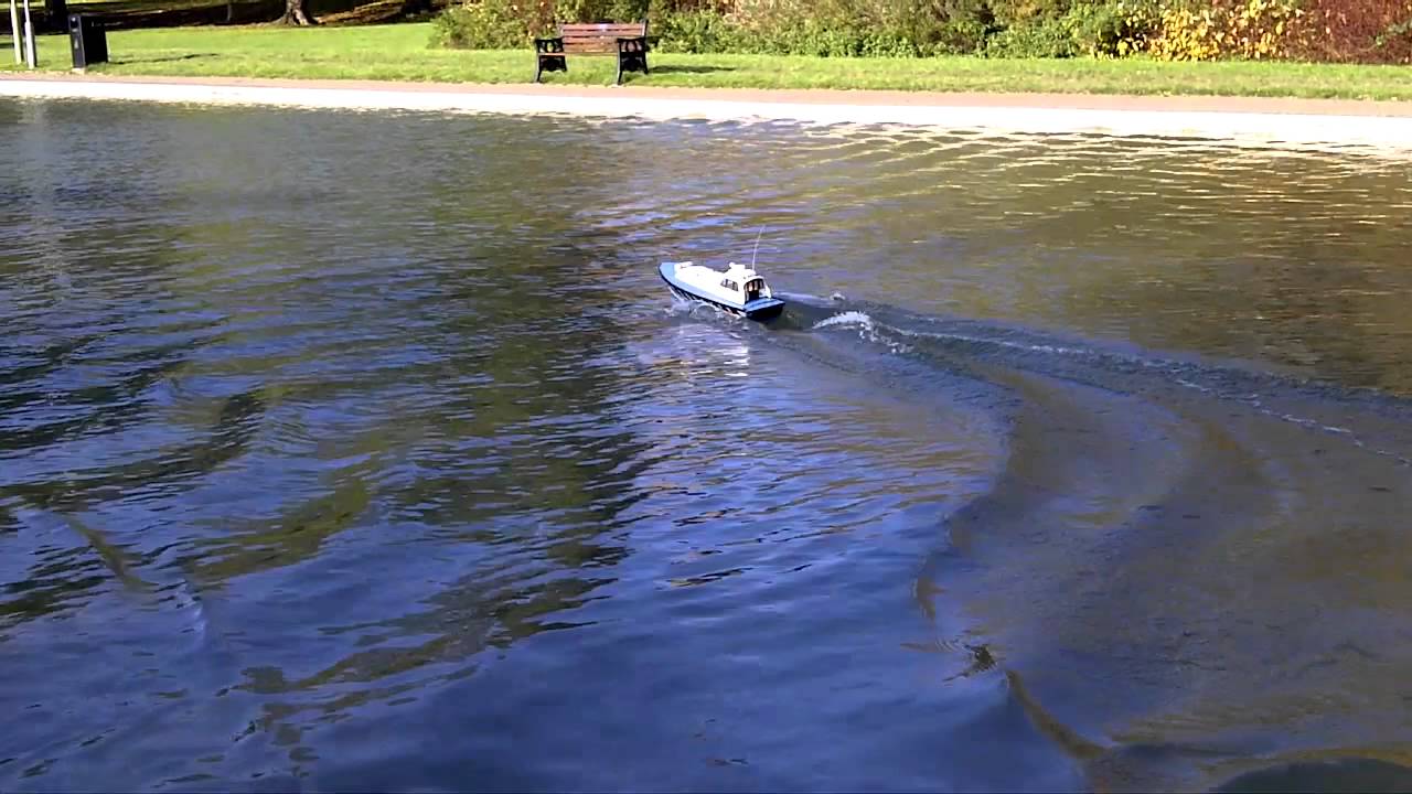 rc model pilot boat - YouTube