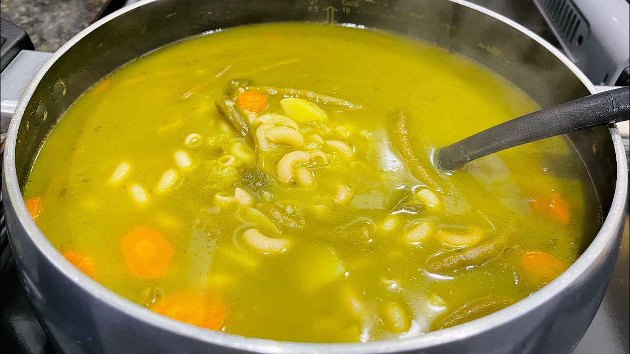 Sopa de coditos verde con espinacas- nutritiva, económica y rendidora ...