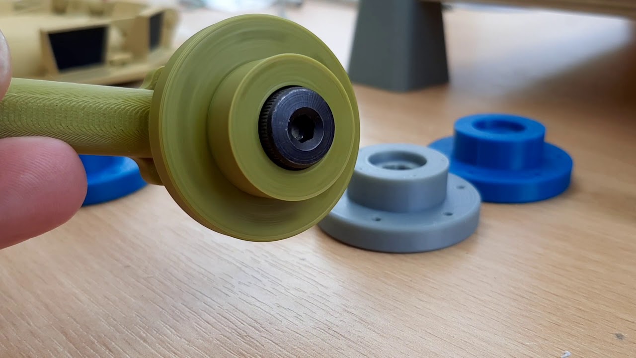1/6th Scale RC CVRT - Scimitar - Wheel Hub Test - YouTube