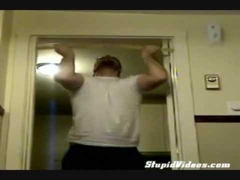 Pull Up Fail - YouTube