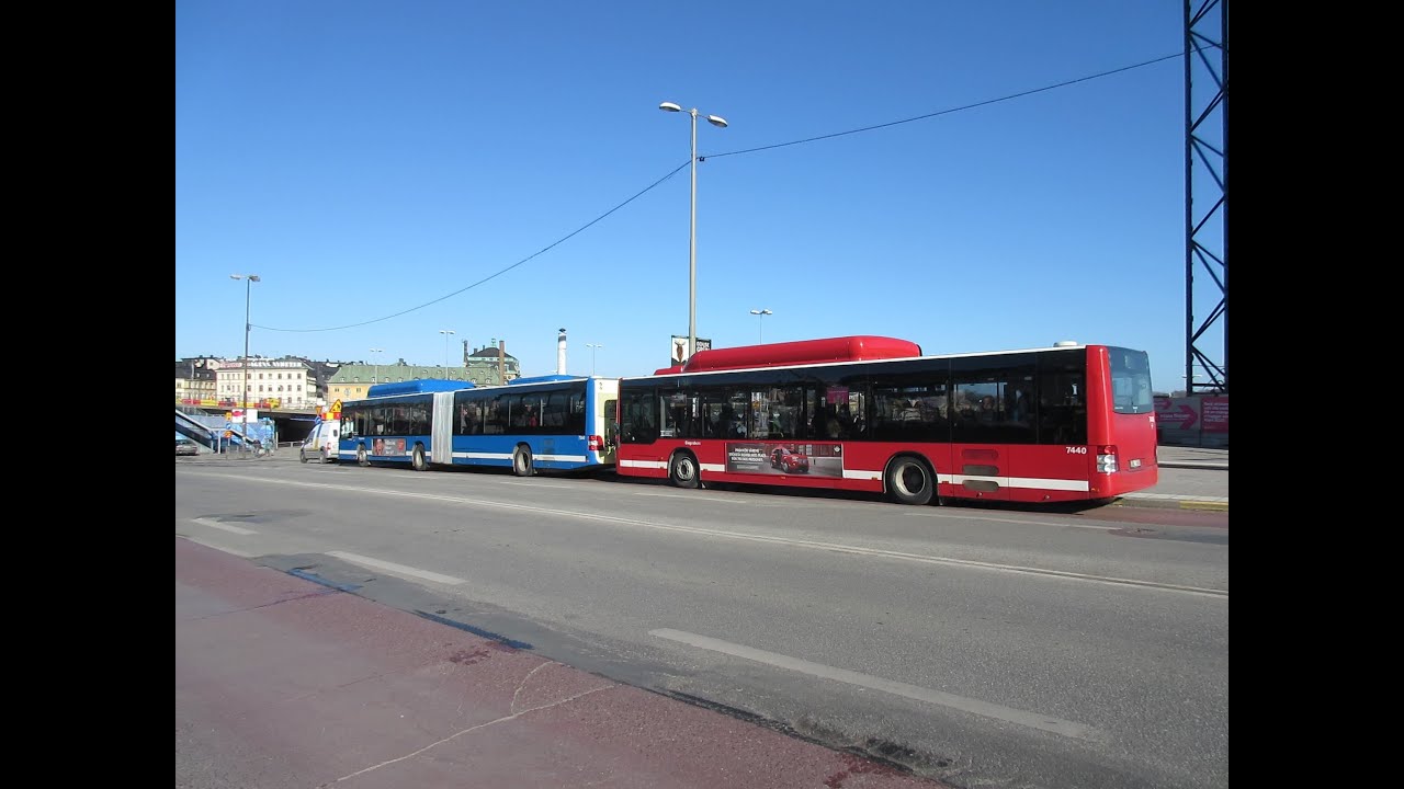 SL bussar vid Slussen - YouTube