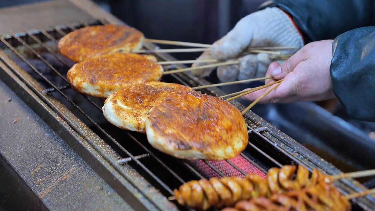 Chinese Street Food -Roasted Flatbread,Grilled Meat Skewers, Takoyaki - YouTube