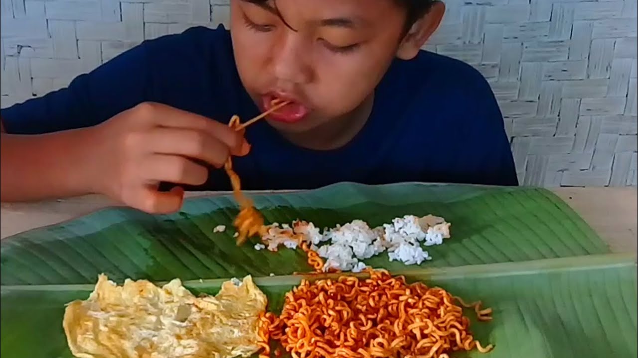 mukbang/makan dadakan/Mie goreng super pedas+dadar telor,nikmatnya luar ...