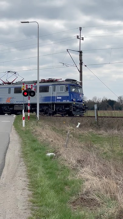 Przelot EP07-534 przez Aniołowo z super RP1 - YouTube