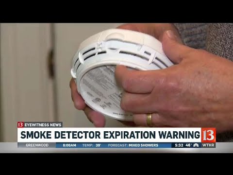 Smoke detector expiration warning - YouTube