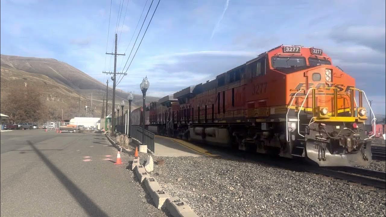 BNSF 3277 West: Wishram Ctr, Wishram, WA - YouTube