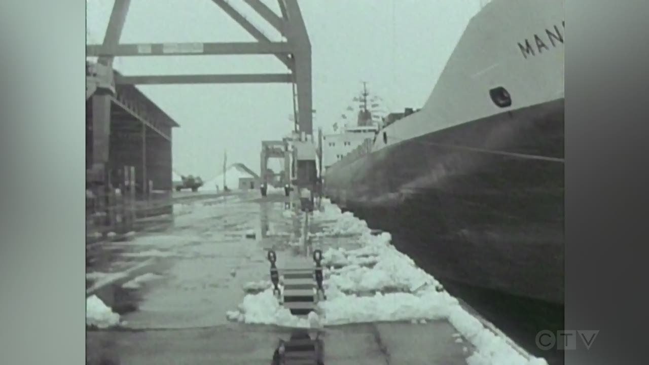 1968: Port of Montreal handles its first container ship - YouTube