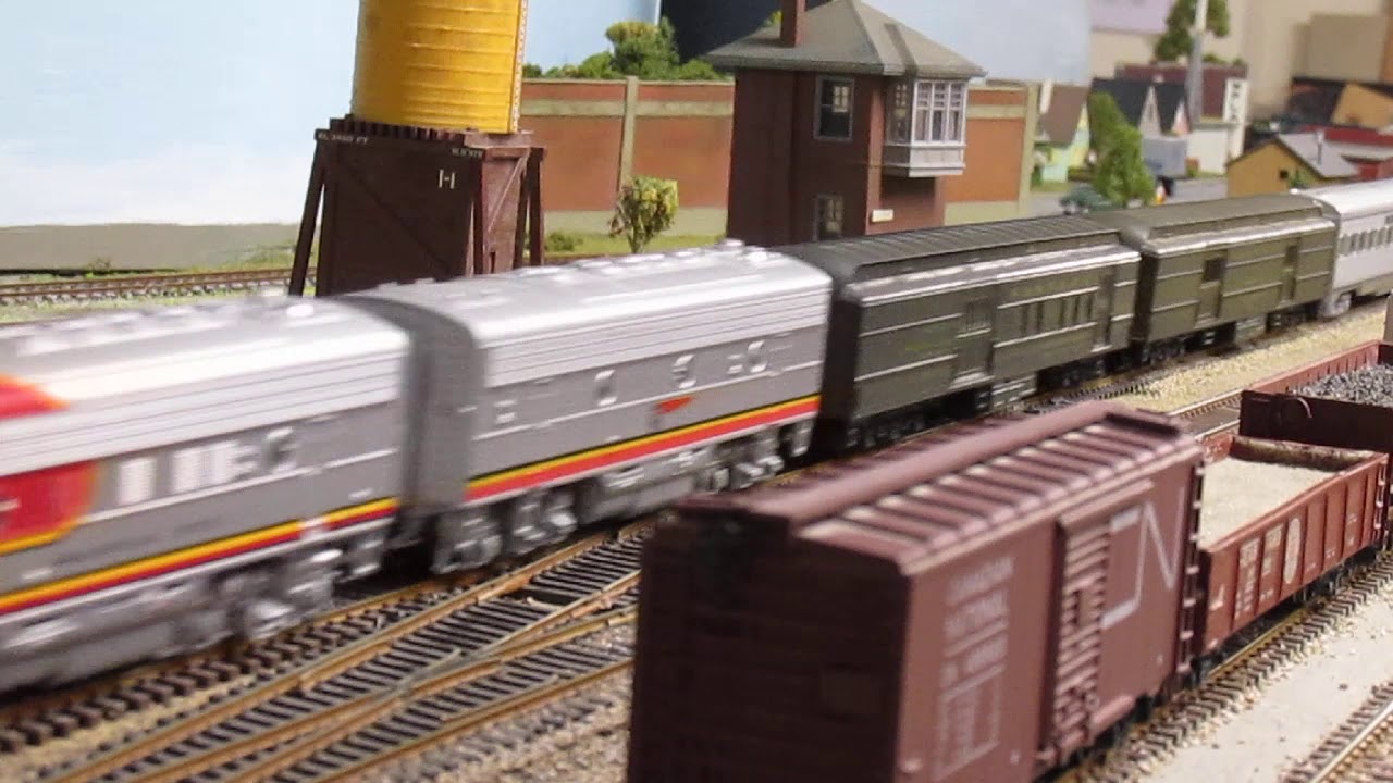 5 car Santa Fe passenger train runby at Bellwood Tower. - YouTube