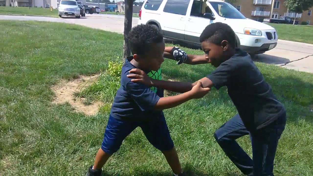 Kids fight - YouTube