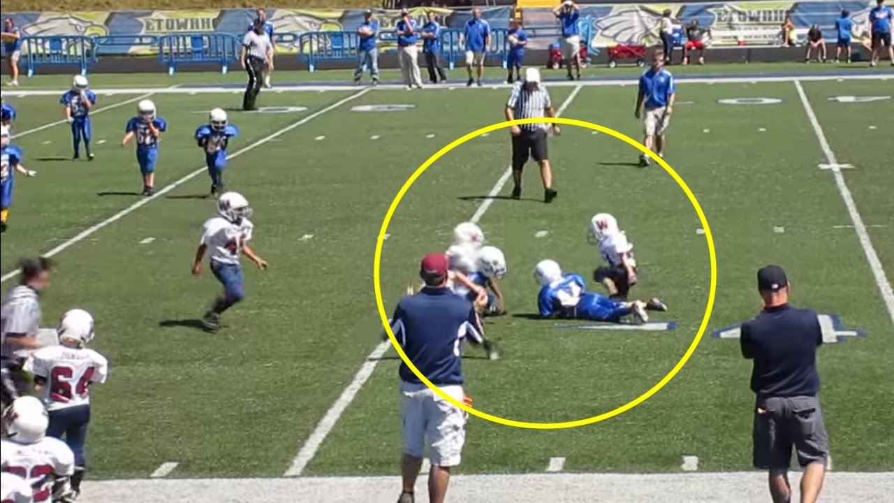 Colin Sacking the QB for a 10 yard loss - ColinsClub - YouTube