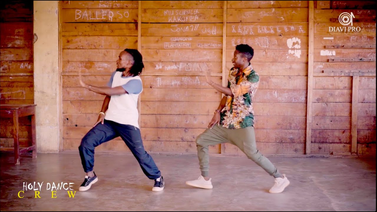 Cheza mziki na Diavi pro (HOLY DANCE CREW demonstration) #dance # ...