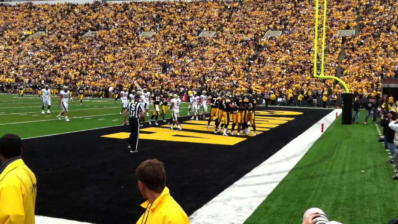 James Vandenberg to Keenan Davis Touchdown. Iowa Hawkeyes - YouTube
