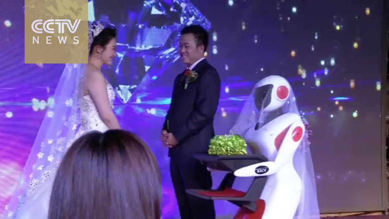 Extraordinary robot wedding takes place in China - YouTube