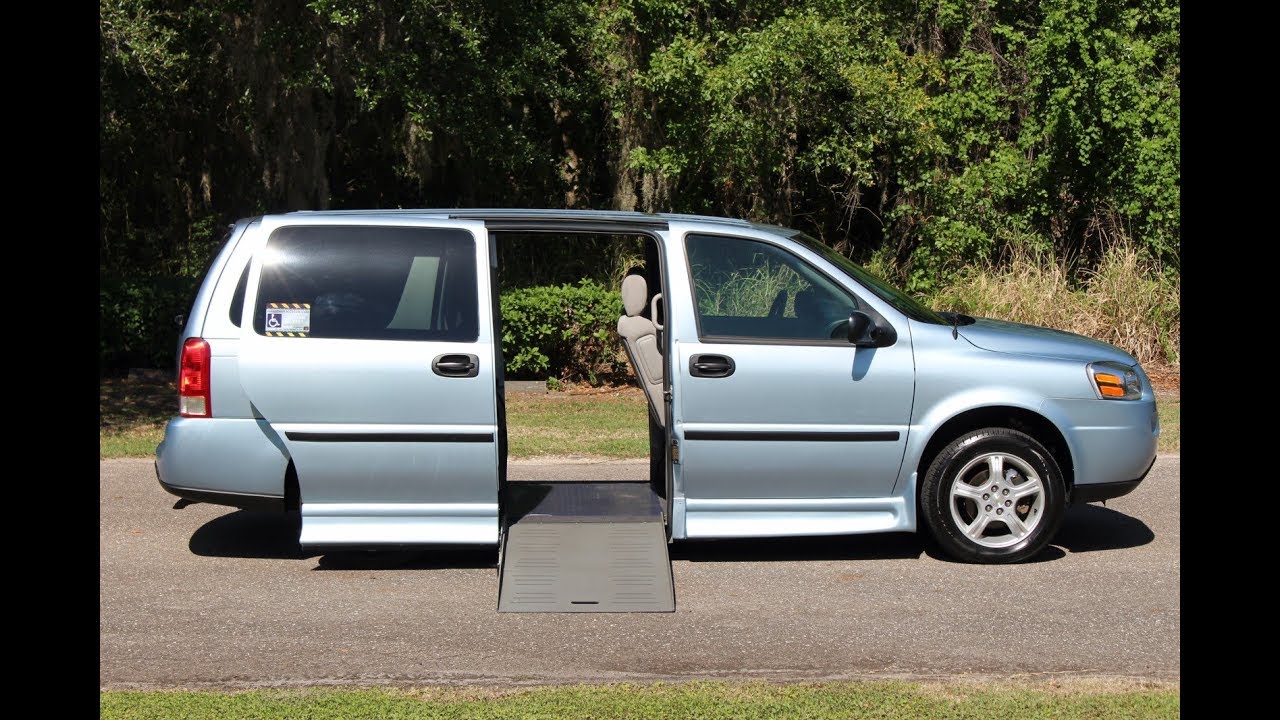 Wheelchair van handicap van ramp van Braun Mobility Chevrolet Uplander ...