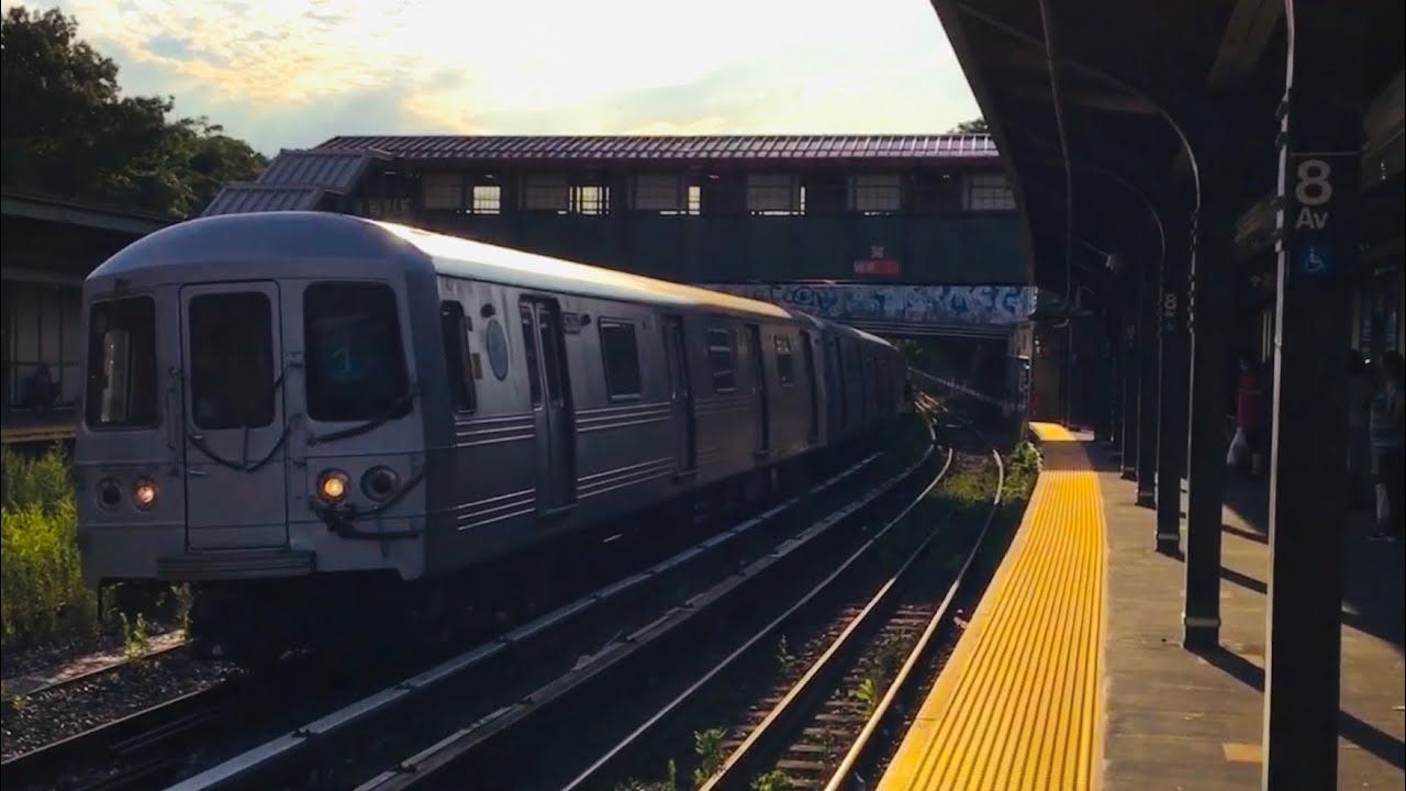 Coney Island Bound R46 JFK Airtrain & R160B Alstom (N) Local Trains at ...