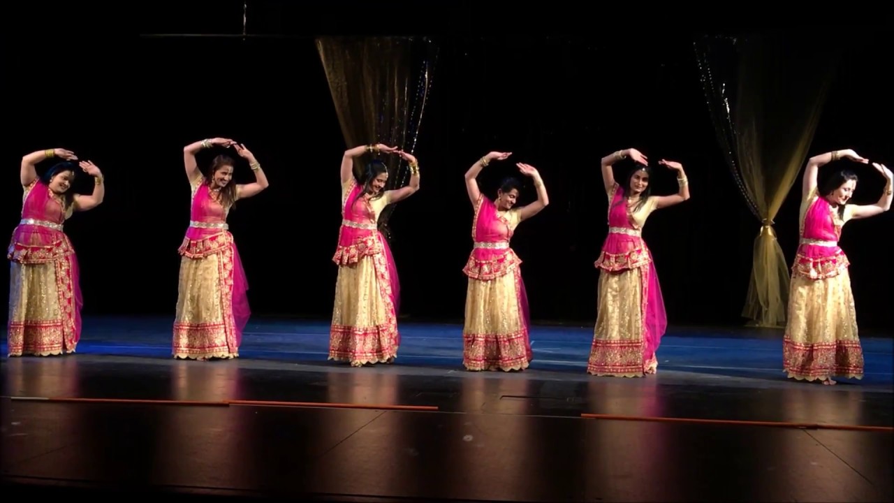 Deewani Mastani Dance Performance - YouTube