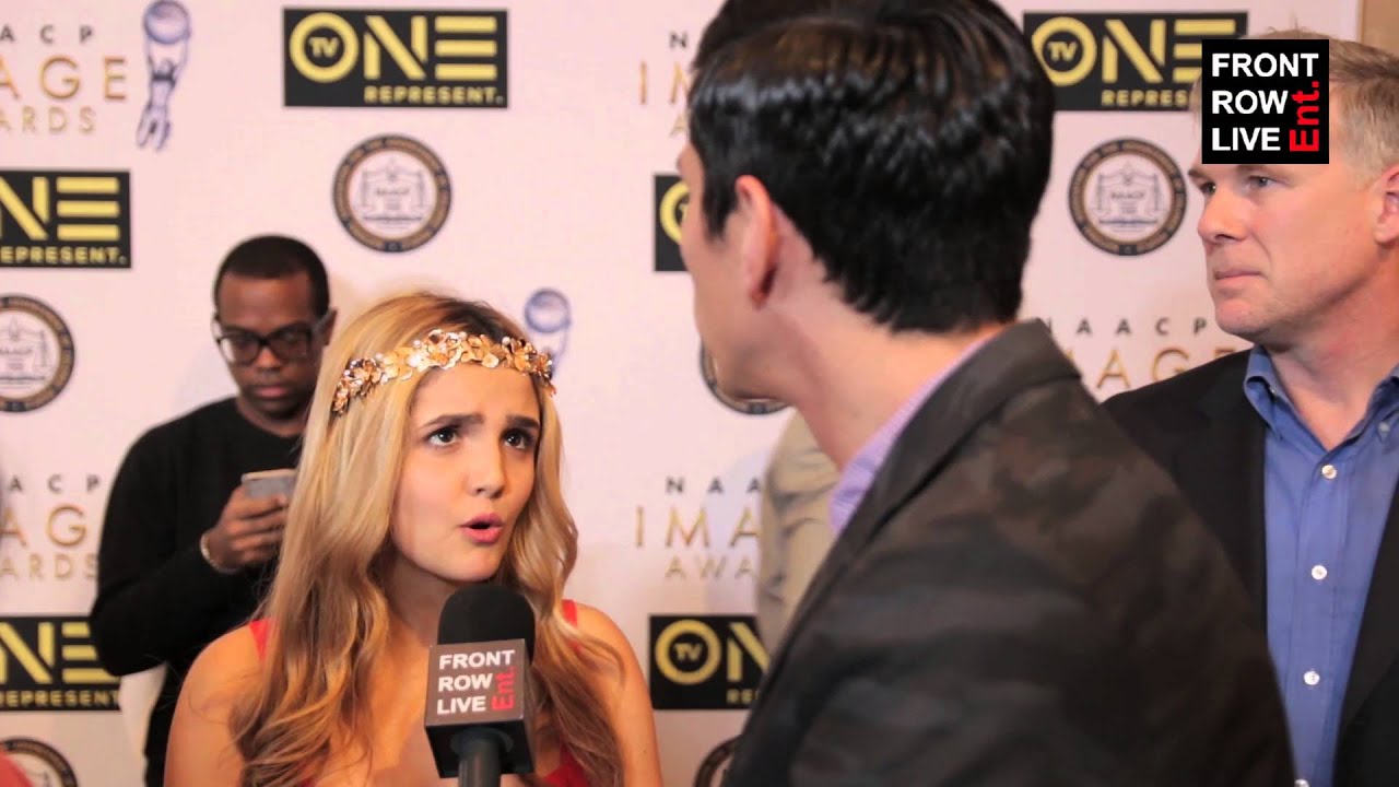 Victoria Vida talks ‘Project MC2’ w/ @RobertHerrera3 - YouTube