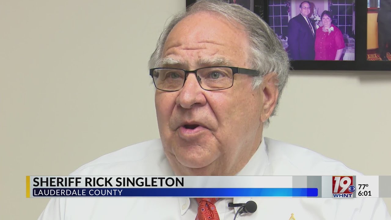 Sheriff Singleton Speaks on Manhunt for Escaped Inmate, Jailer ...