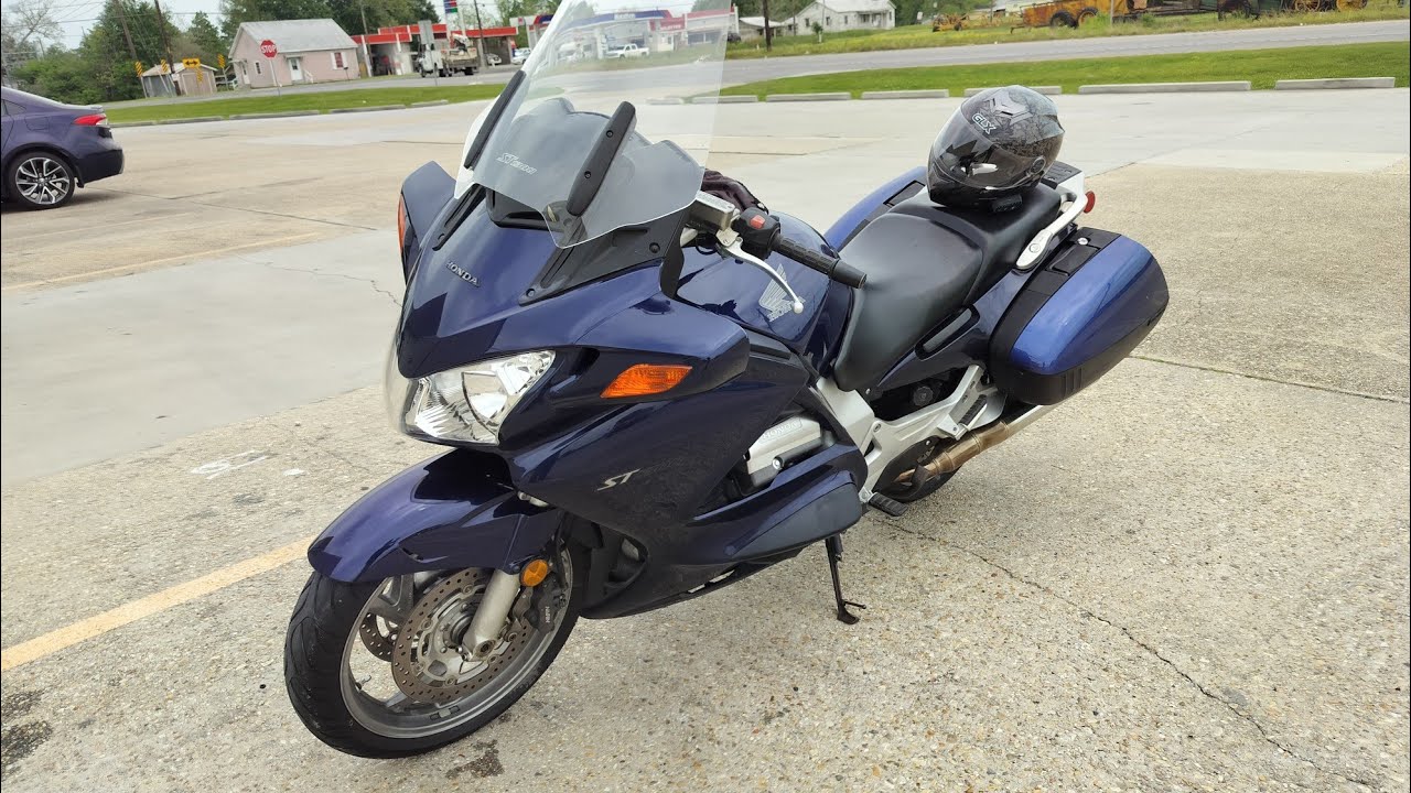 Riding the Twisties on the Honda ST1300 #jerryhawk250 #hondast1300 ...