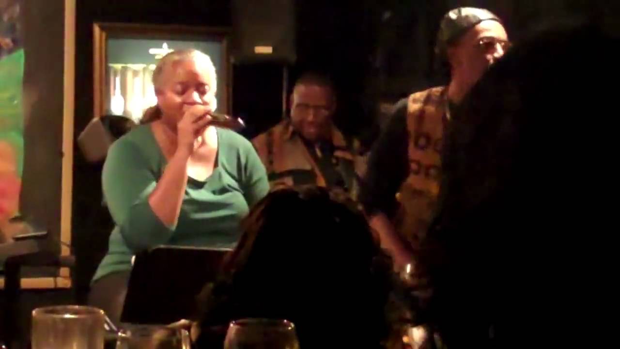 Robin Lattimore performing at Cafe 290 - YouTube