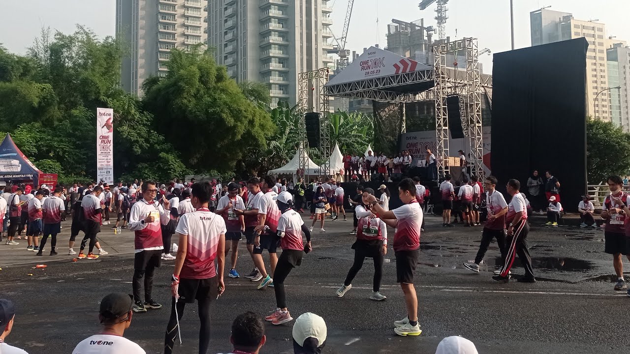 one run 10k acara tv one semua tuplek disini ramai banget - YouTube