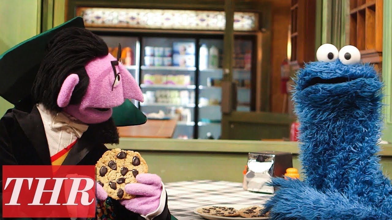 Cookie Monster Gives a Tour of 'Sesame Street' | THR - YouTube