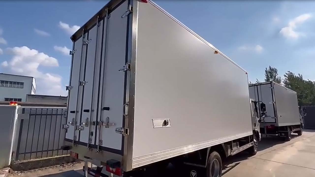 Box Truck Body - YouTube