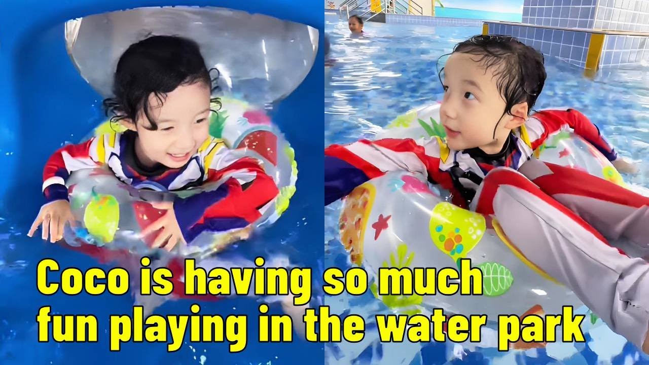 Coco is having so much fun playing in the water park.【Parent-child ...