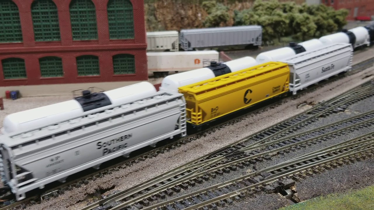 Train show - YouTube
