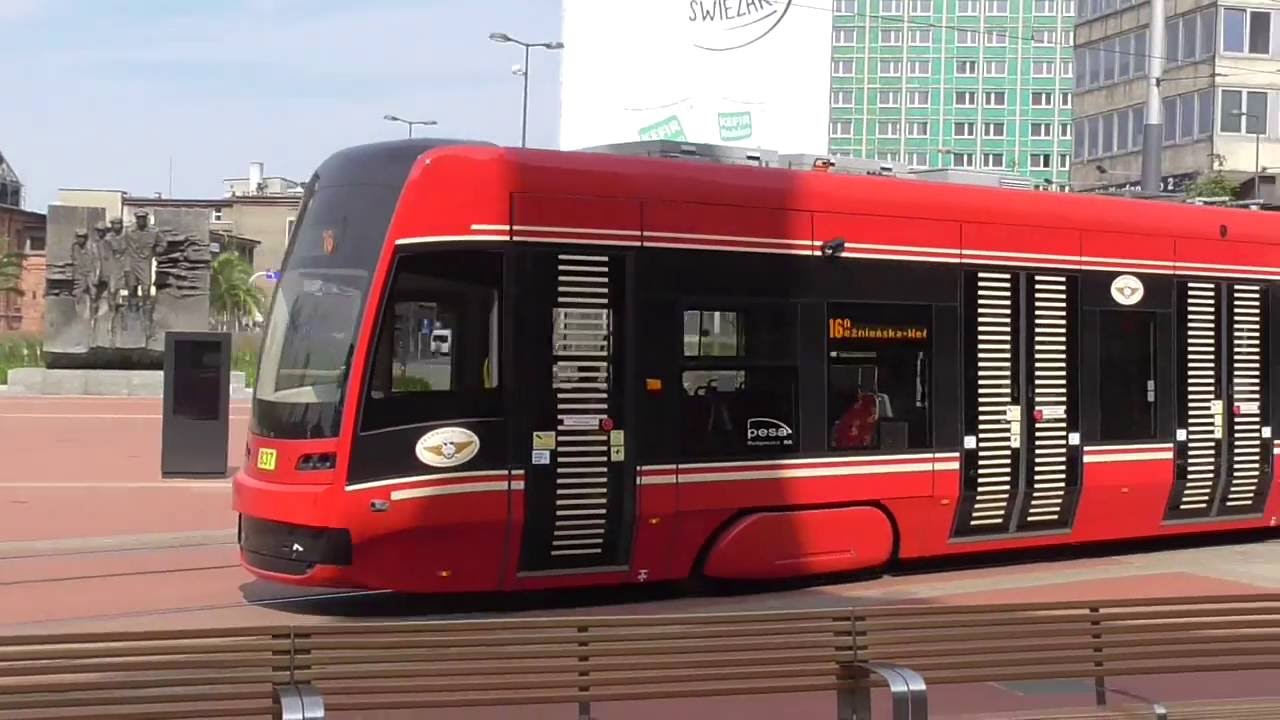 Tramwaj Pesa Twist w Katowicach - YouTube