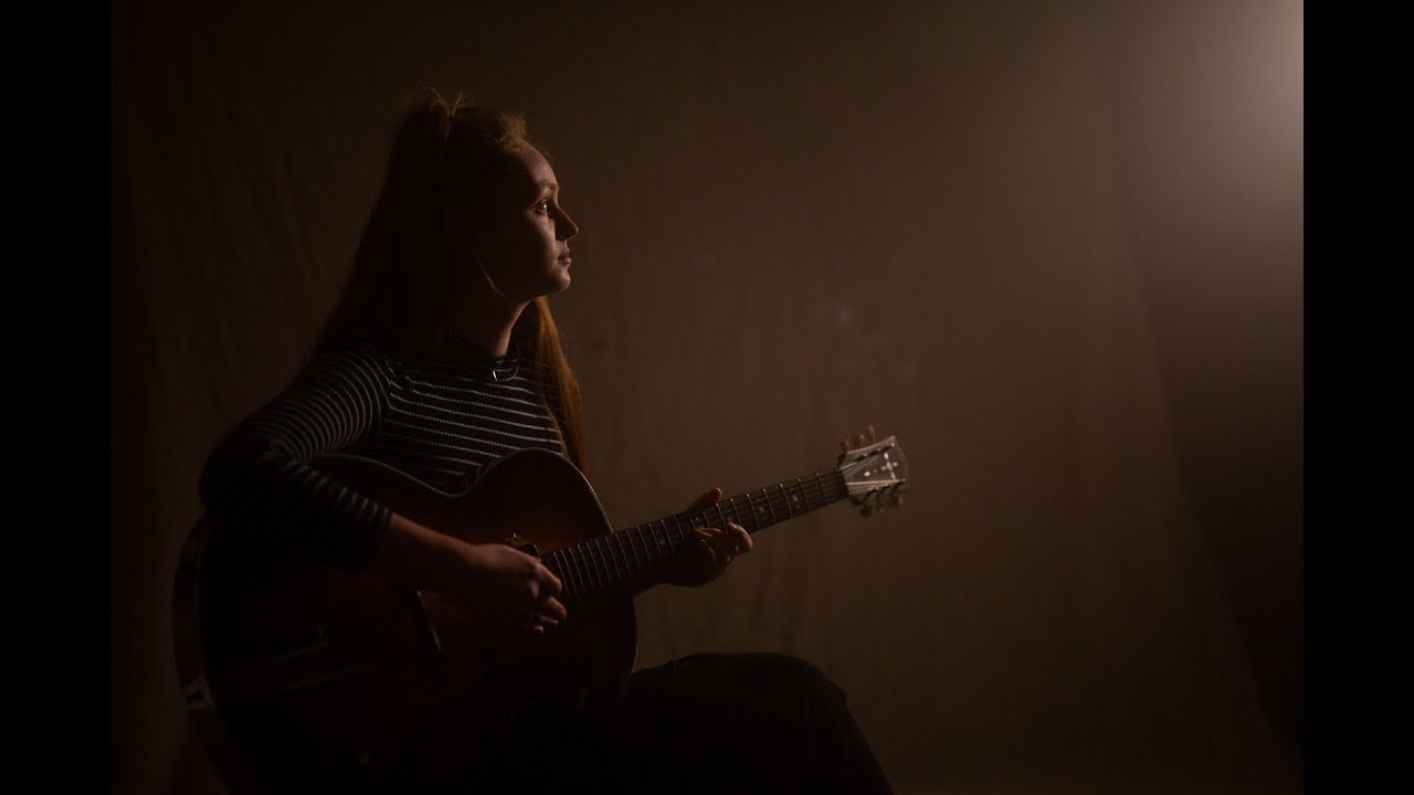 Amy May Ellis - Body (Live session) Chords - Chordify