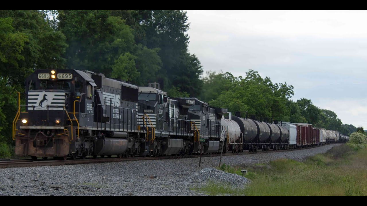 :HD: NS Mixed Freight #174 Northbound - YouTube