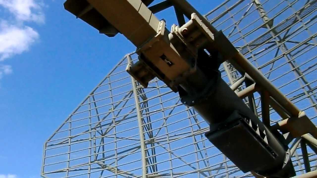 AN/FPS-508 Radar Antenna used in NORAD PineTree line. Park at North Bay ...