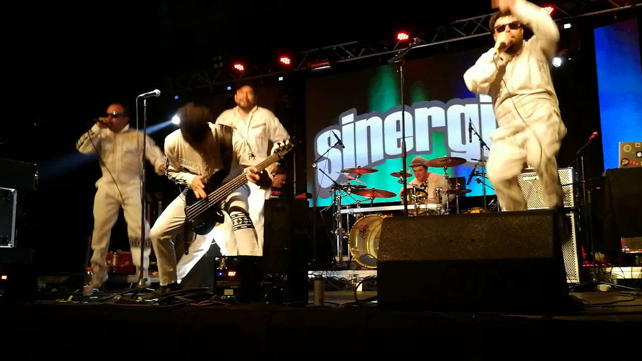 Banda Sinergia en Merken Rock 2020 - Sopaipillas con mostaza 2 - YouTube