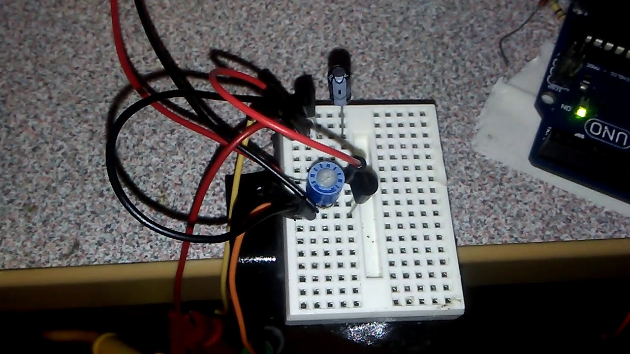MCP1541 I/TO VS LM4040 DIZ4.1 reference voltage Compare - YouTube