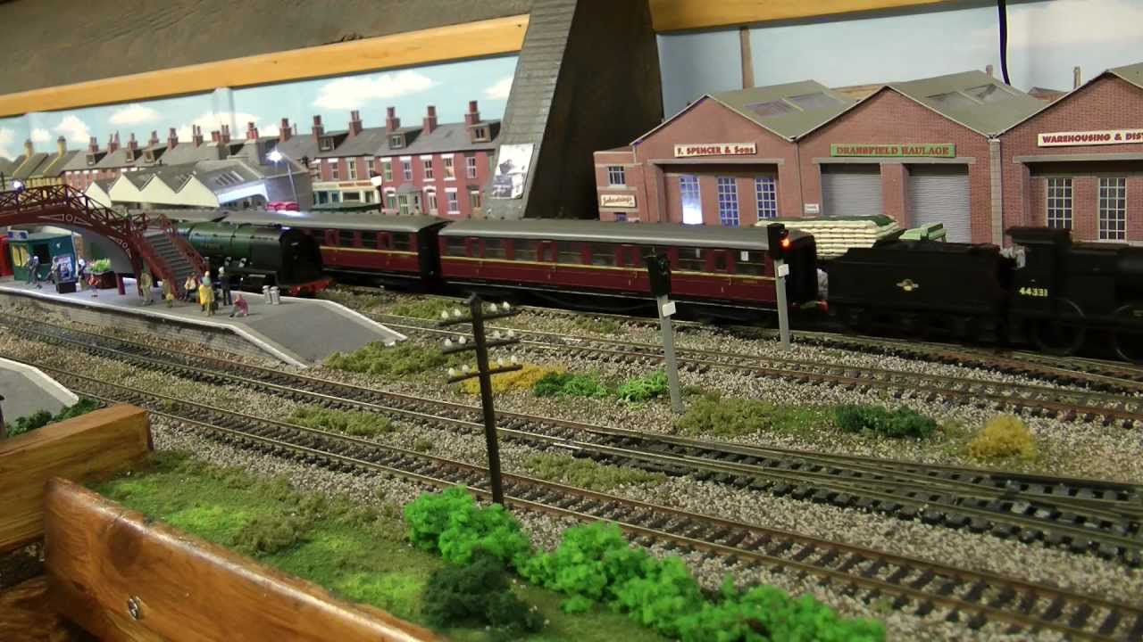 DAVE`S MODEL RAILWAY OCTOBER 2012 - YouTube