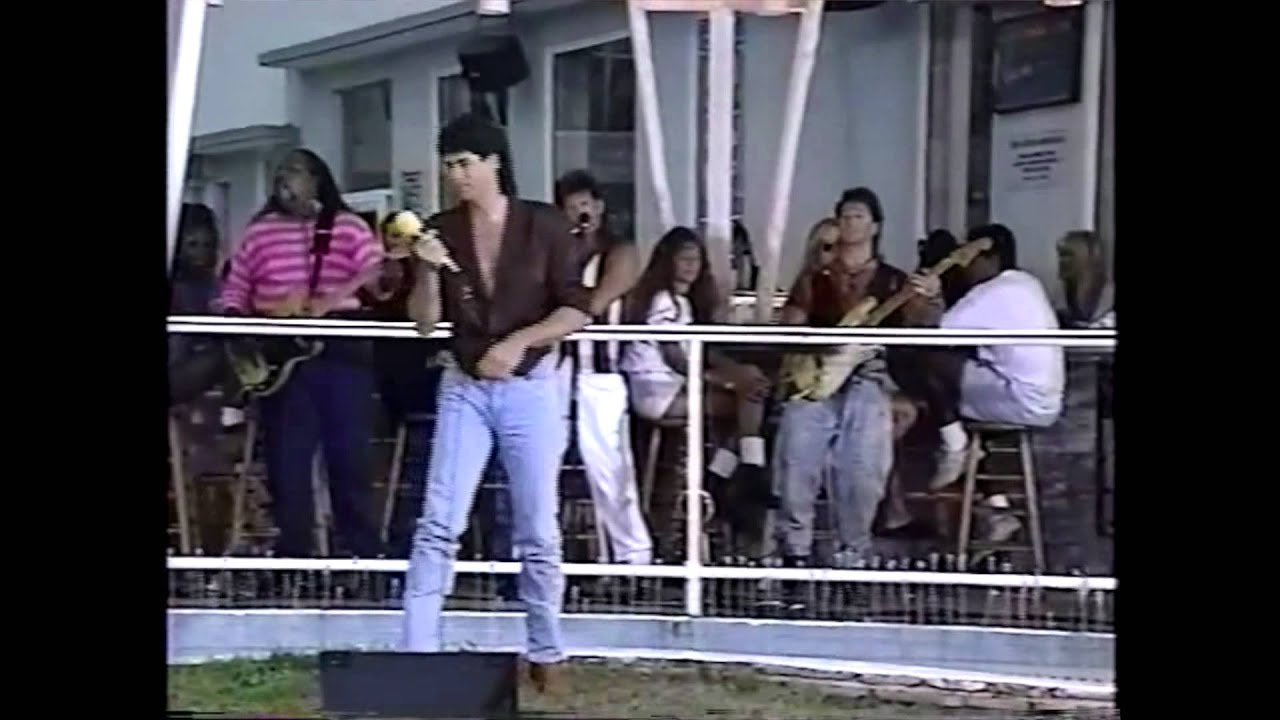 Ariel Band - Especial - YouTube