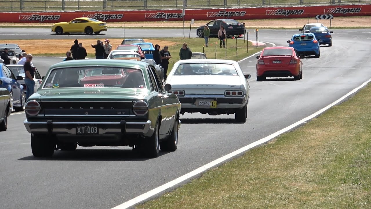 Tuff Muscle Cars return home to Bathurst & conquer the Mountain - Old ...