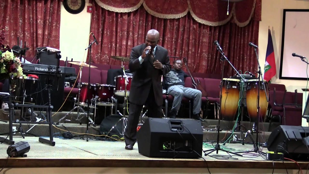 Claude Aurélien Jezu Avè w M ap Mache - YouTube