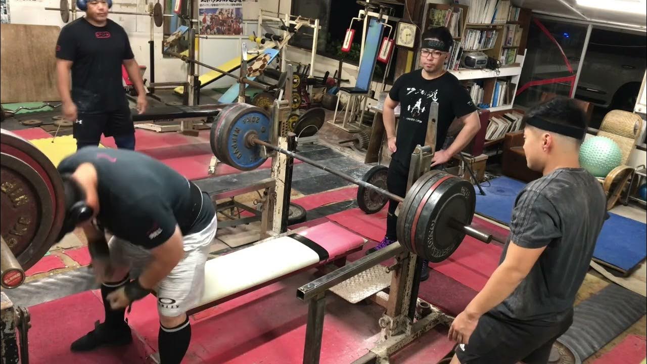 足上げベンチプレス230kg - YouTube