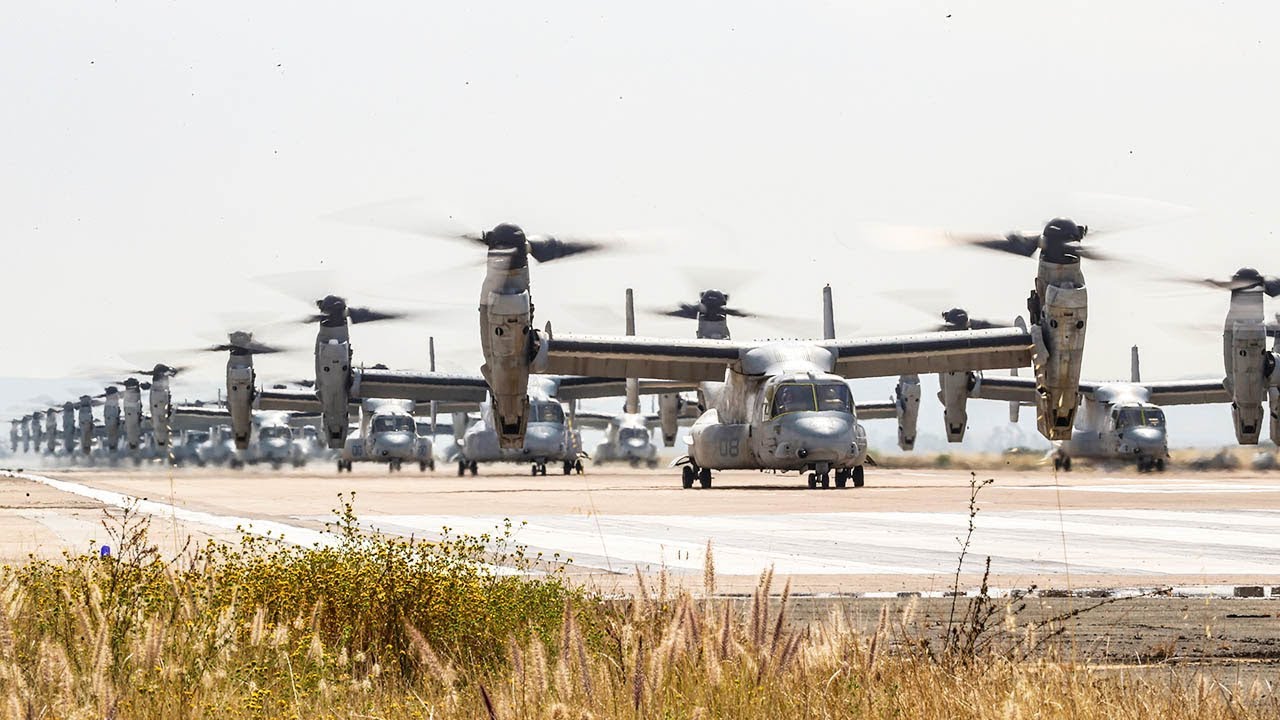 U.S. Marine Demonstrates Awesome Combat Power During Monumental Mass ...