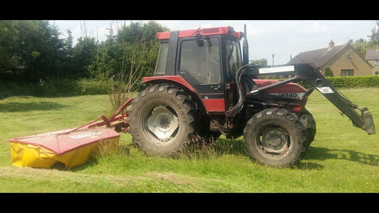 Cutting grass for hay with Unifarm CM 166 cutter and Case 4240 - YouTube