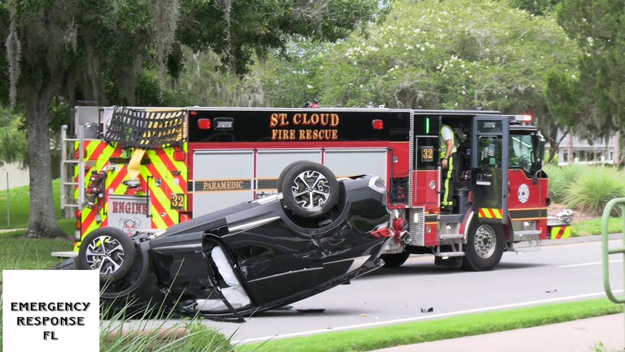 Vehicle hits a tree and overturns Saint Cloud Florida - YouTube