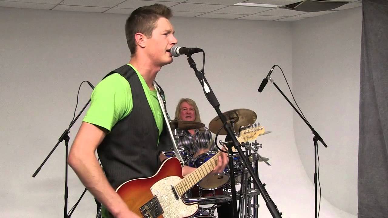 Zac Matthews performs 'How Country Boys Roll' - YouTube